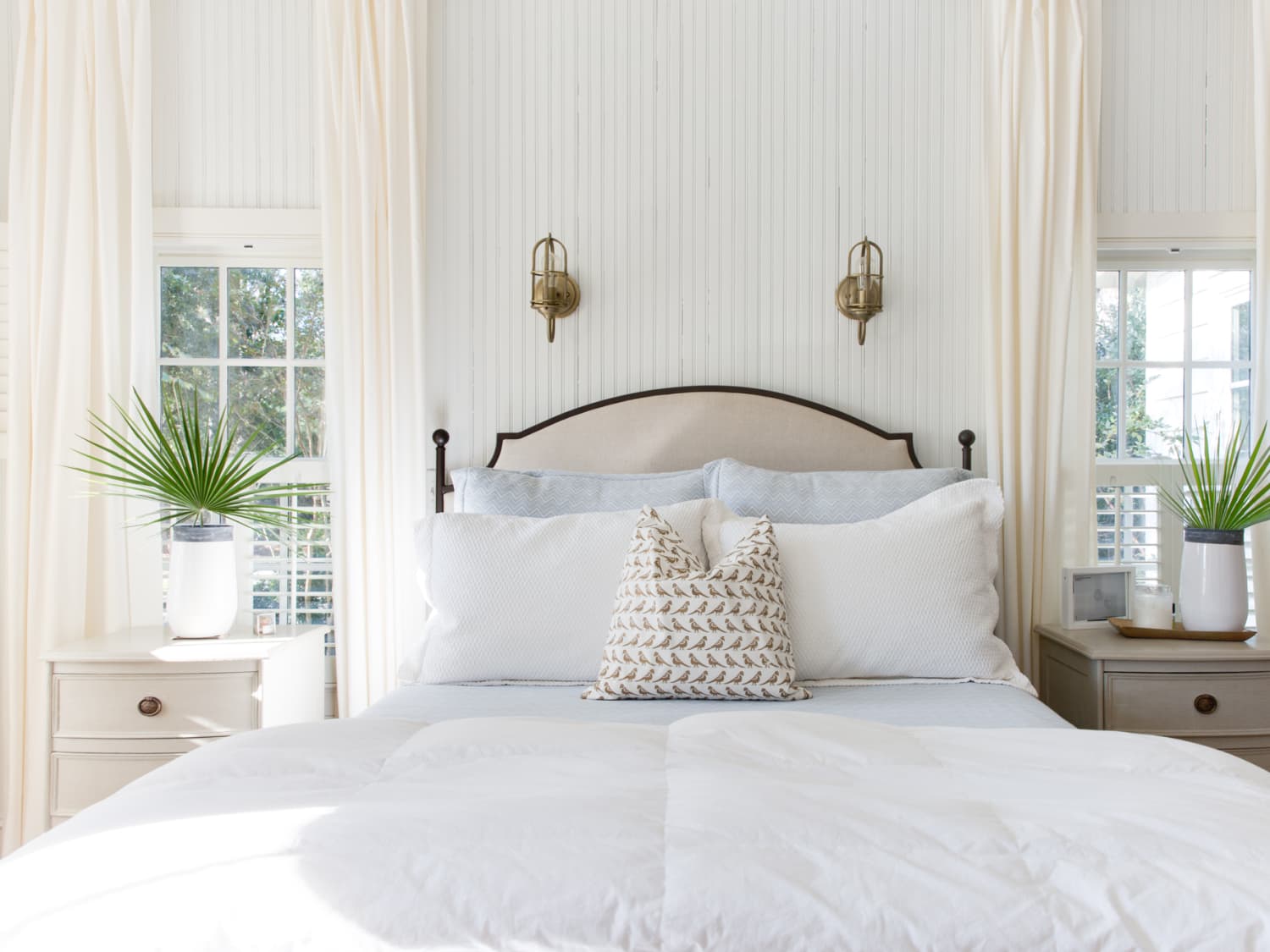 15 Ways to Make a Big Bedroom Feel Cozy Apartment Therapy
